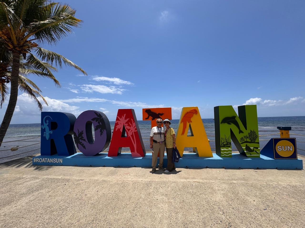 Birds and Sloth Sanctuary Plus Roatan West Tour